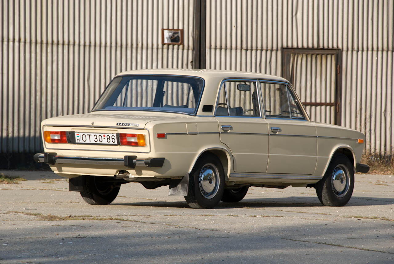 Lada 1600 (VAZ-2106): Un Ícono de la Industria Automotriz - Dale Taller